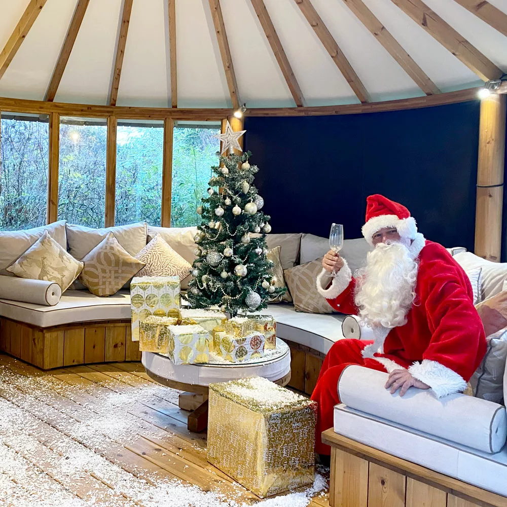Simple ideas to help embrace a Christmas outdoors